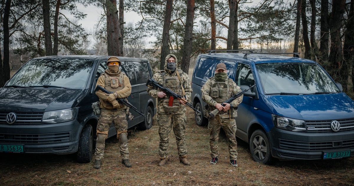 Григорій Козловський передав два буси 45-й бригаді ЗСУ - dengi.ua